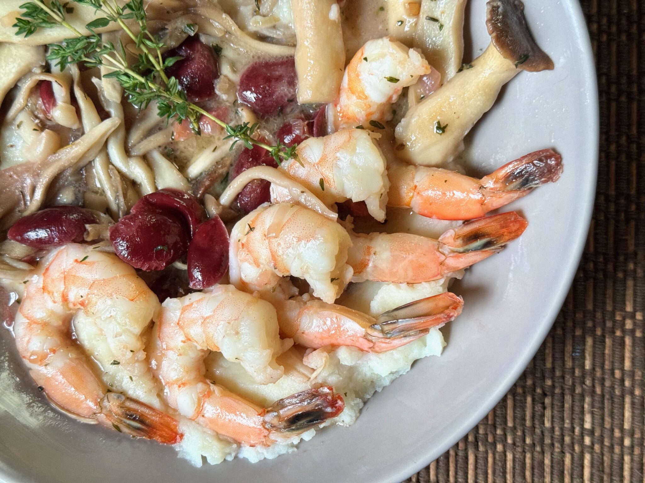 Shrimp with Grapes and Mushrooms | The Good Eats Company